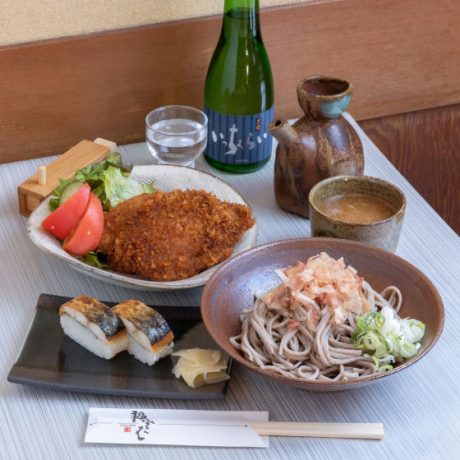 SOBA+BAR=SOBAR（ソバール）？！ 日本一に輝く福井名物 越前おろしそばと地酒、肴を一度に味わえるお店「SOBAR」で、昼も夜も粋に一杯楽しもう！｜福井の旬な街ネタ&情報ポータル ...
